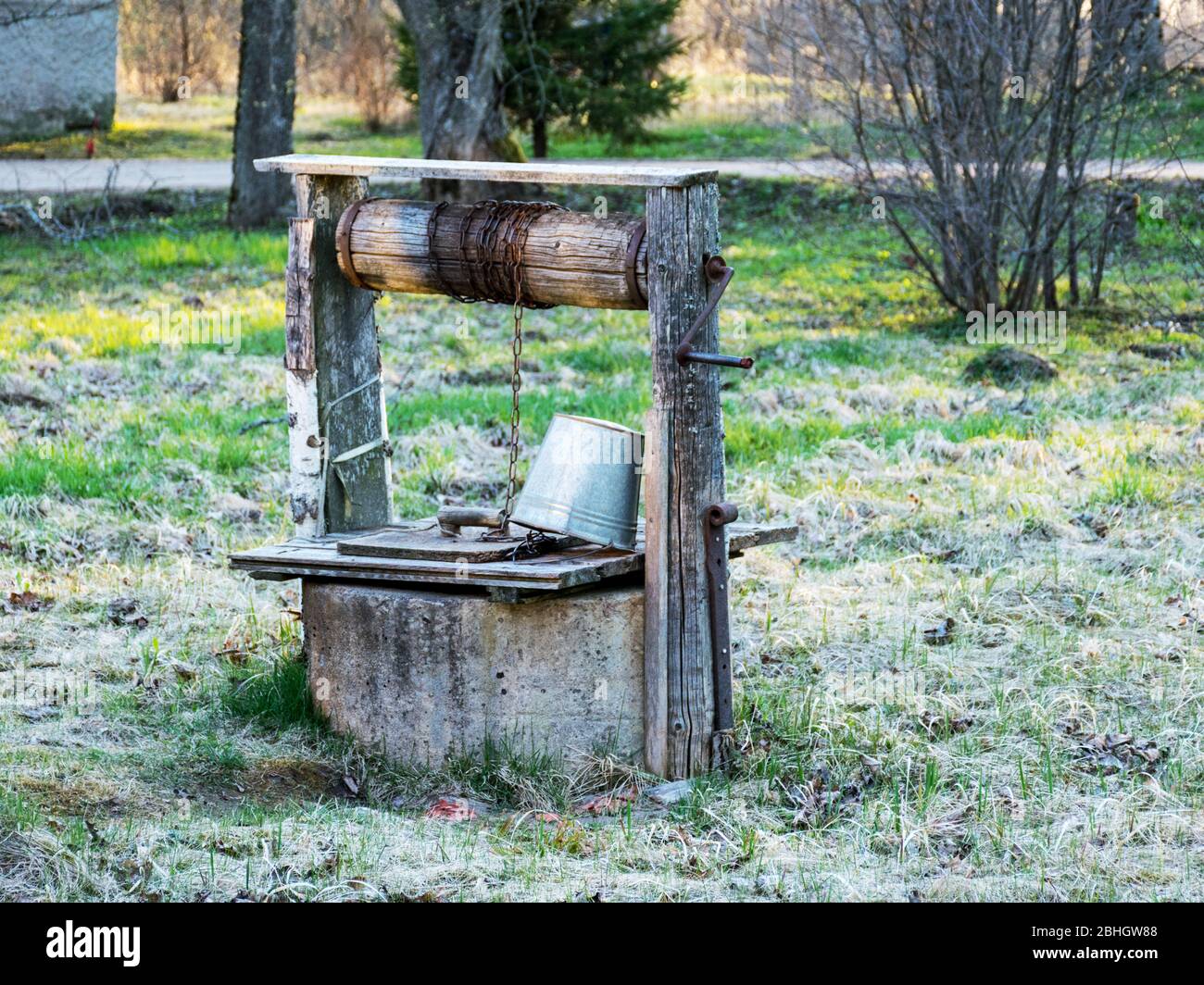 picture of an old well in the yard Stock Photo - Alamy