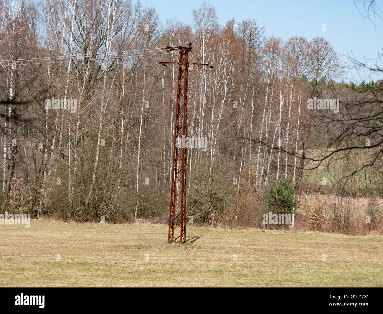 Single circuit transmission line hi-res stock photography and images ...
