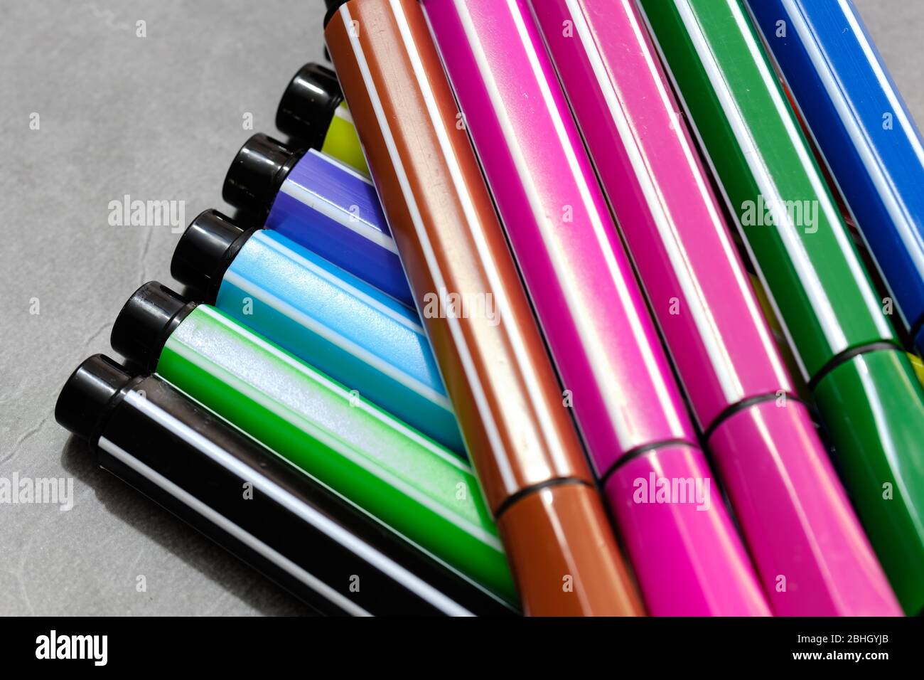 Color markers in white hi-res stock photography and images - Alamy