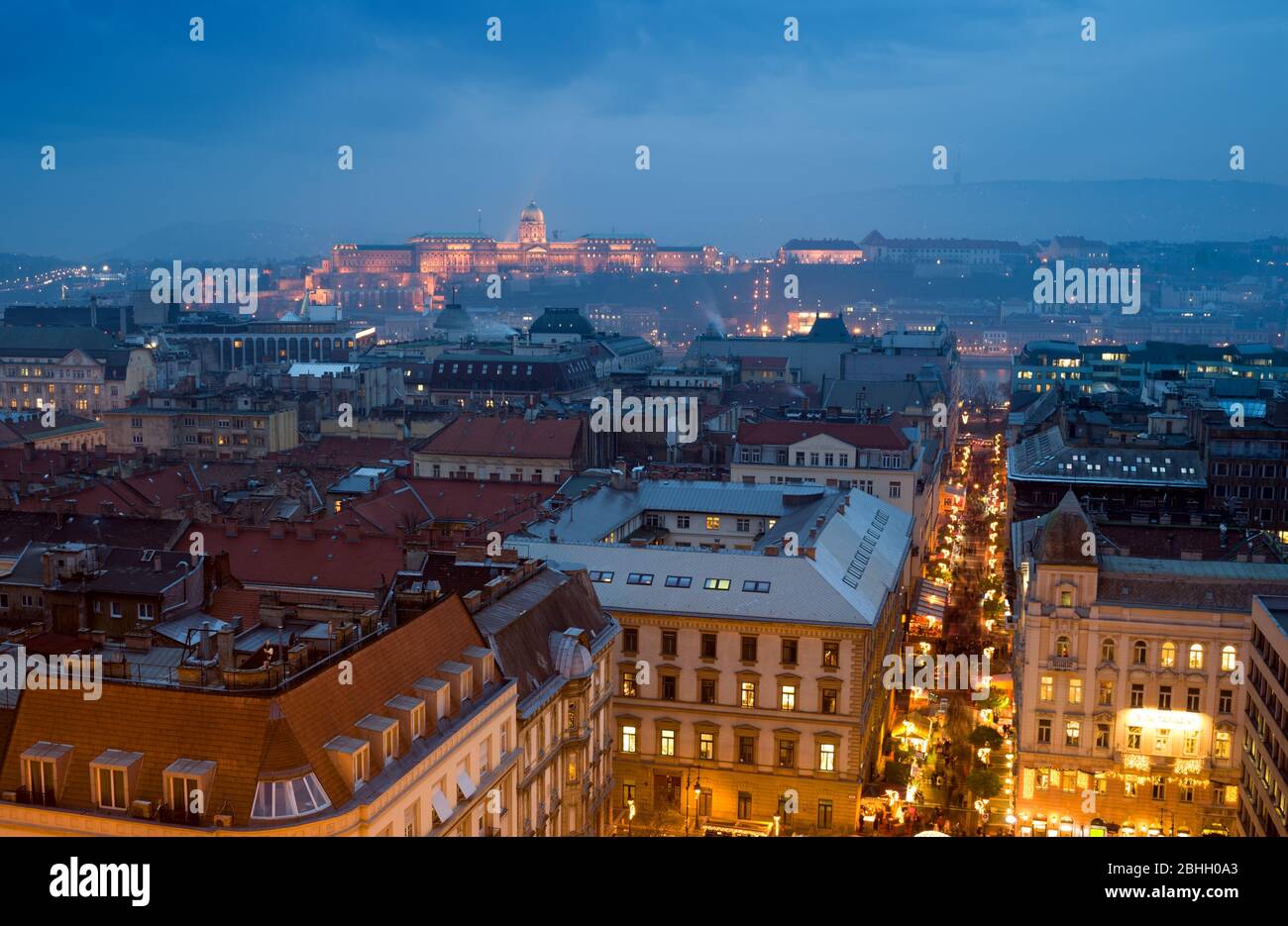 Urban street view featuring hi-res stock photography and images - Alamy
