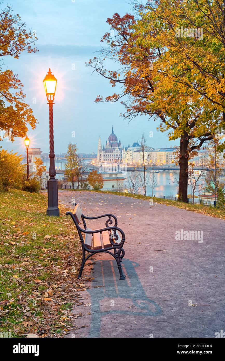 Budapest bench hi-res stock photography and images - Alamy