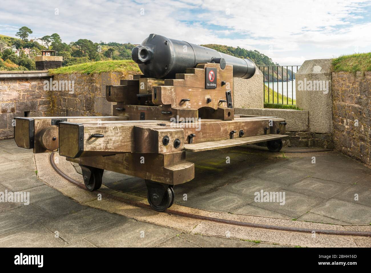 Traversing 19th century artillery gun at Dartmouth Castle, Devon ...