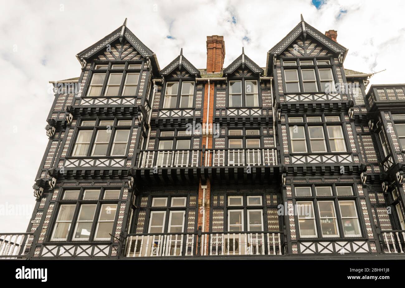 Elizabethan style architecture hi-res stock photography and images - Alamy