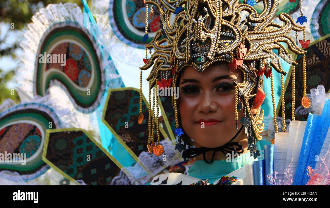 Batik indonesia clothes hi-res stock photography and images - Alamy