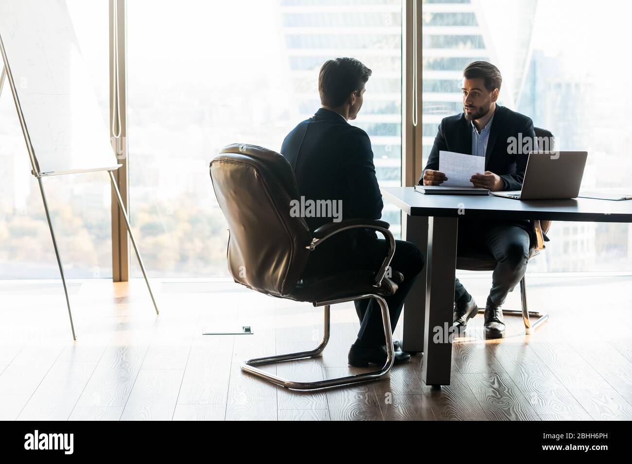 Man interview office hi-res stock photography and images - Alamy