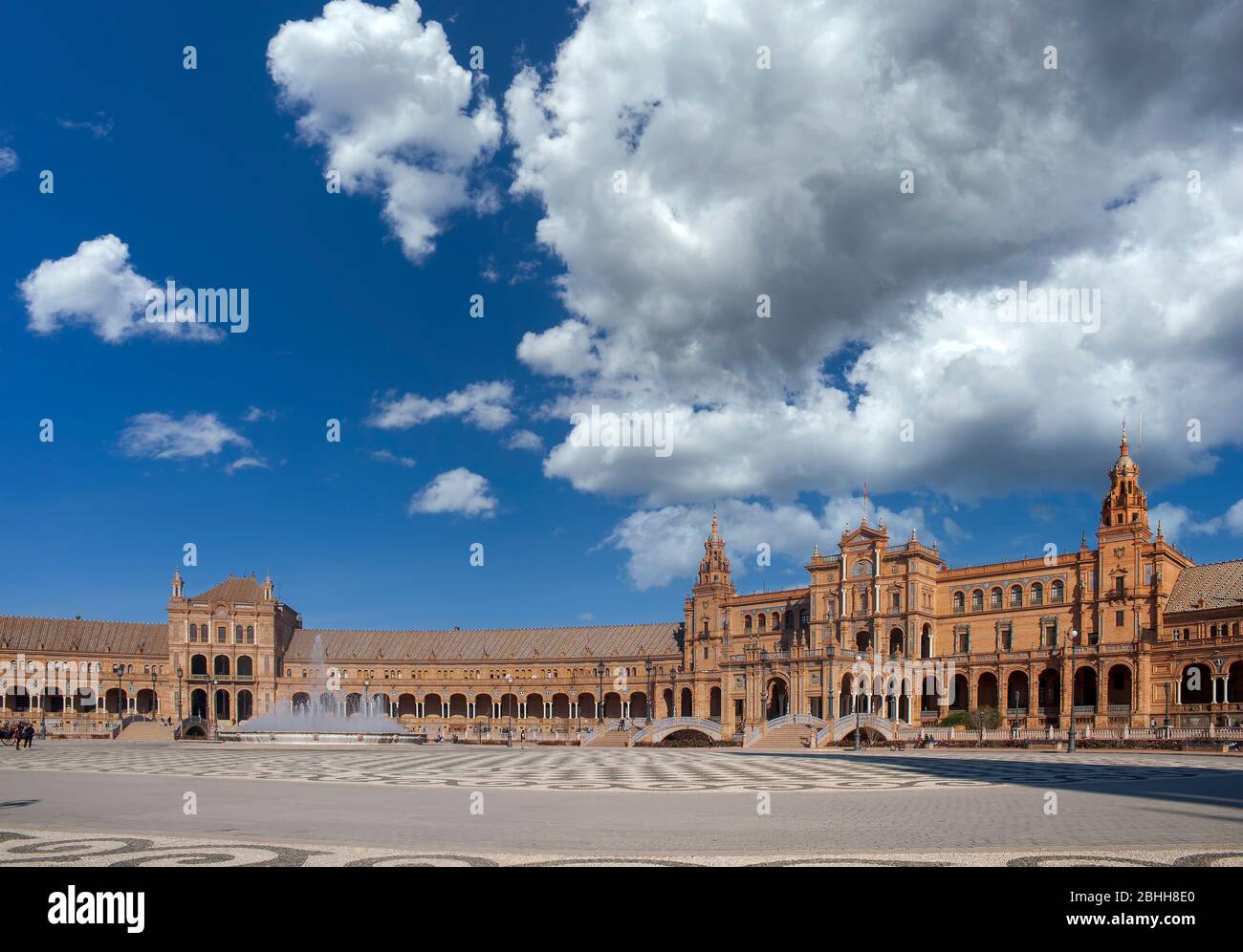 Beautiful Spanish square in the city of Seville, Spain Stock Photo - Alamy