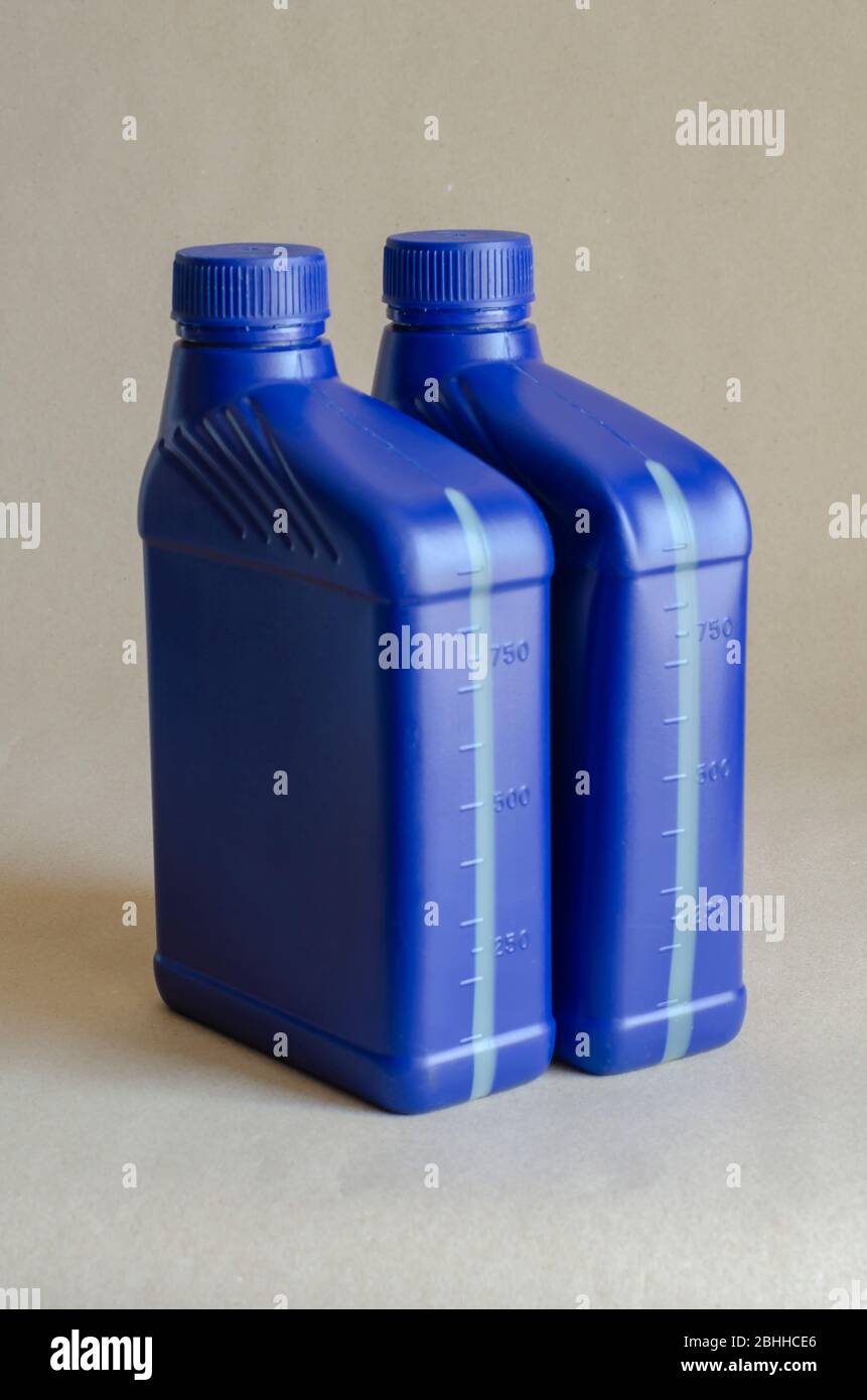 Motor oil bottle blank label hi-res stock photography and images - Alamy