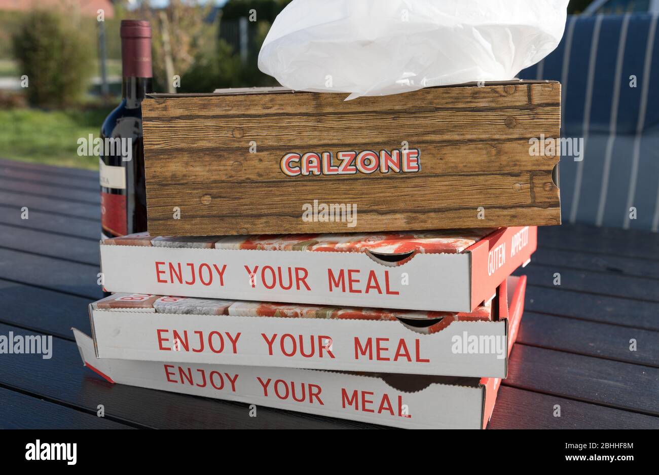 Pizza box text hi-res stock photography and images - Alamy