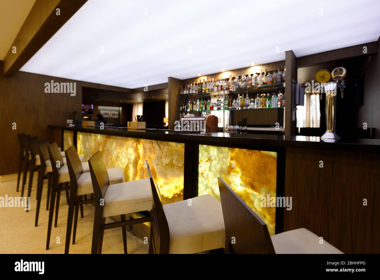 Space bar hi-res stock photography and images - Alamy