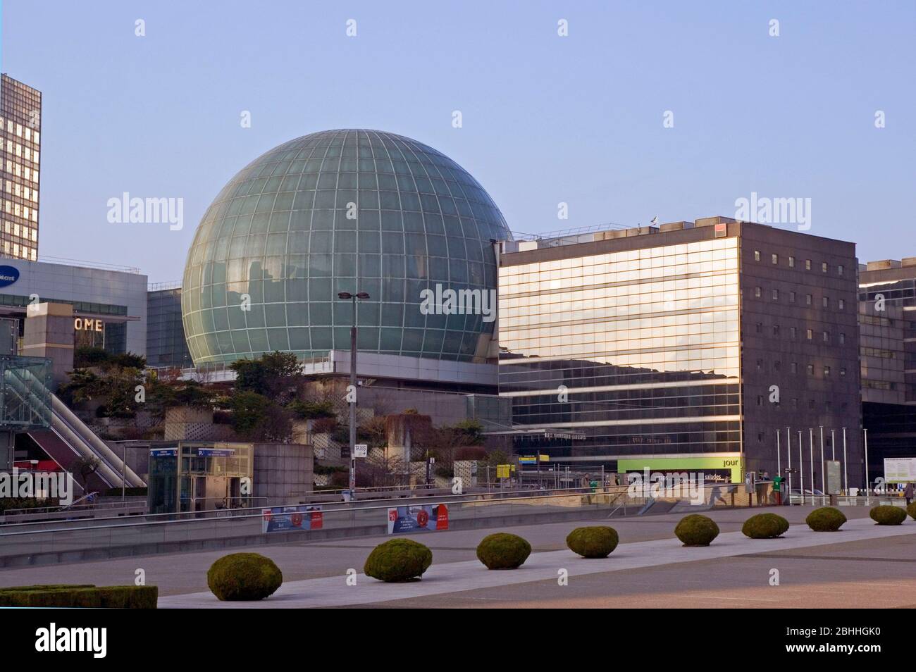 Quatre temps hi-res stock photography and images - Alamy