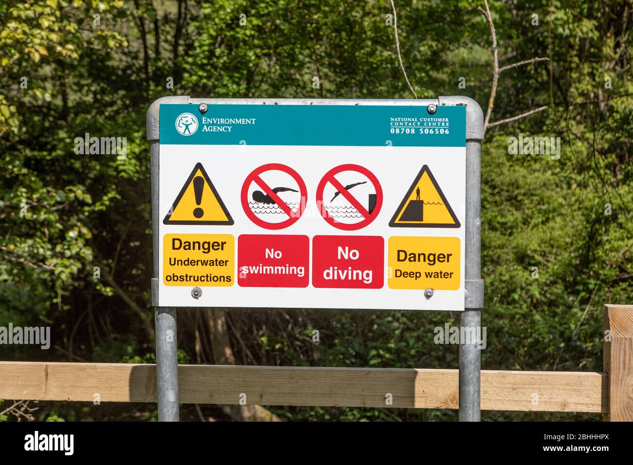 Environment agency warning sign danger hi-res stock photography and ...