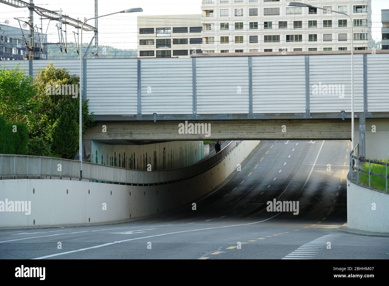 Noise protection wall hi-res stock photography and images - Alamy