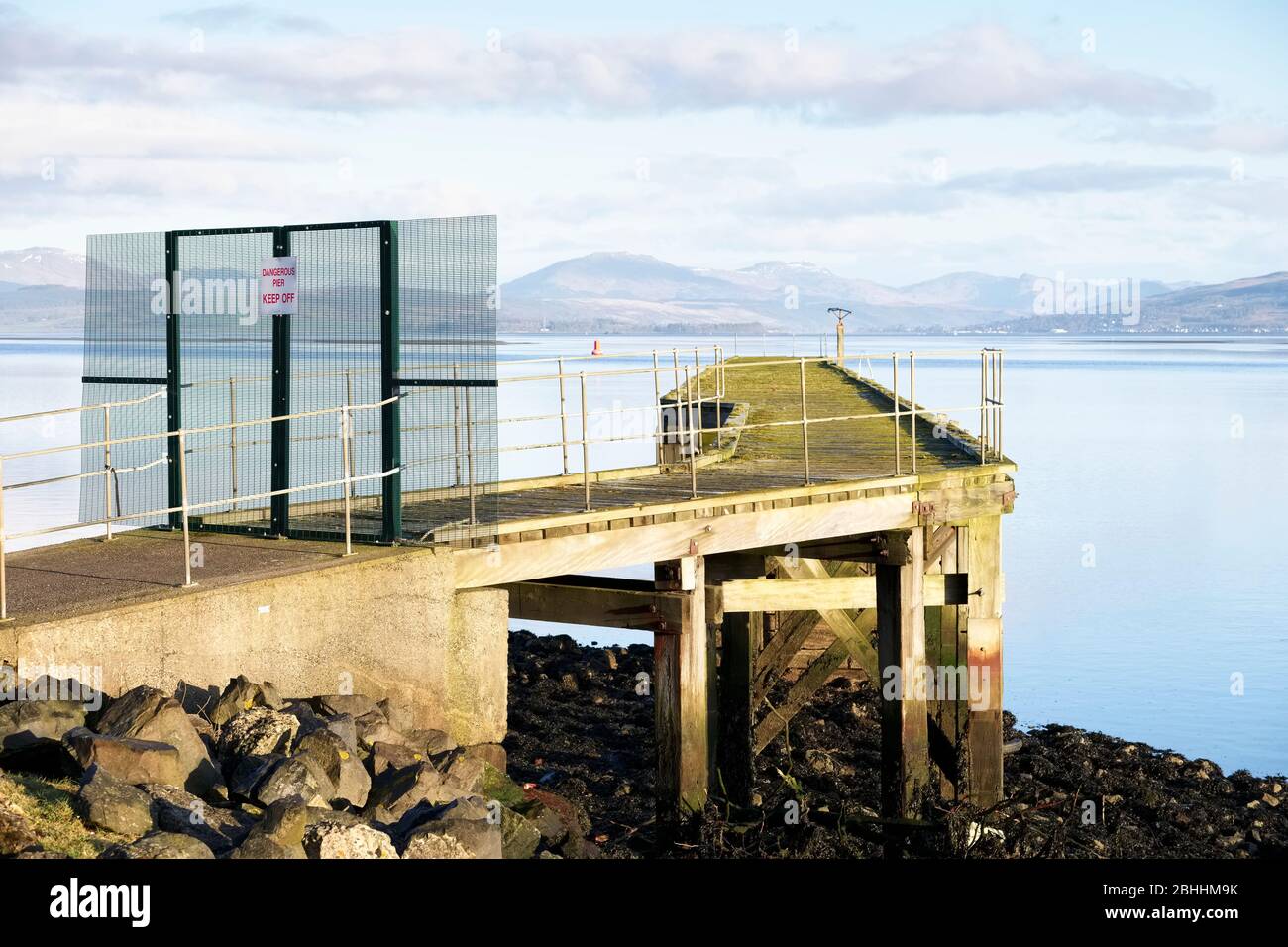 Port entrance signage hi-res stock photography and images - Alamy