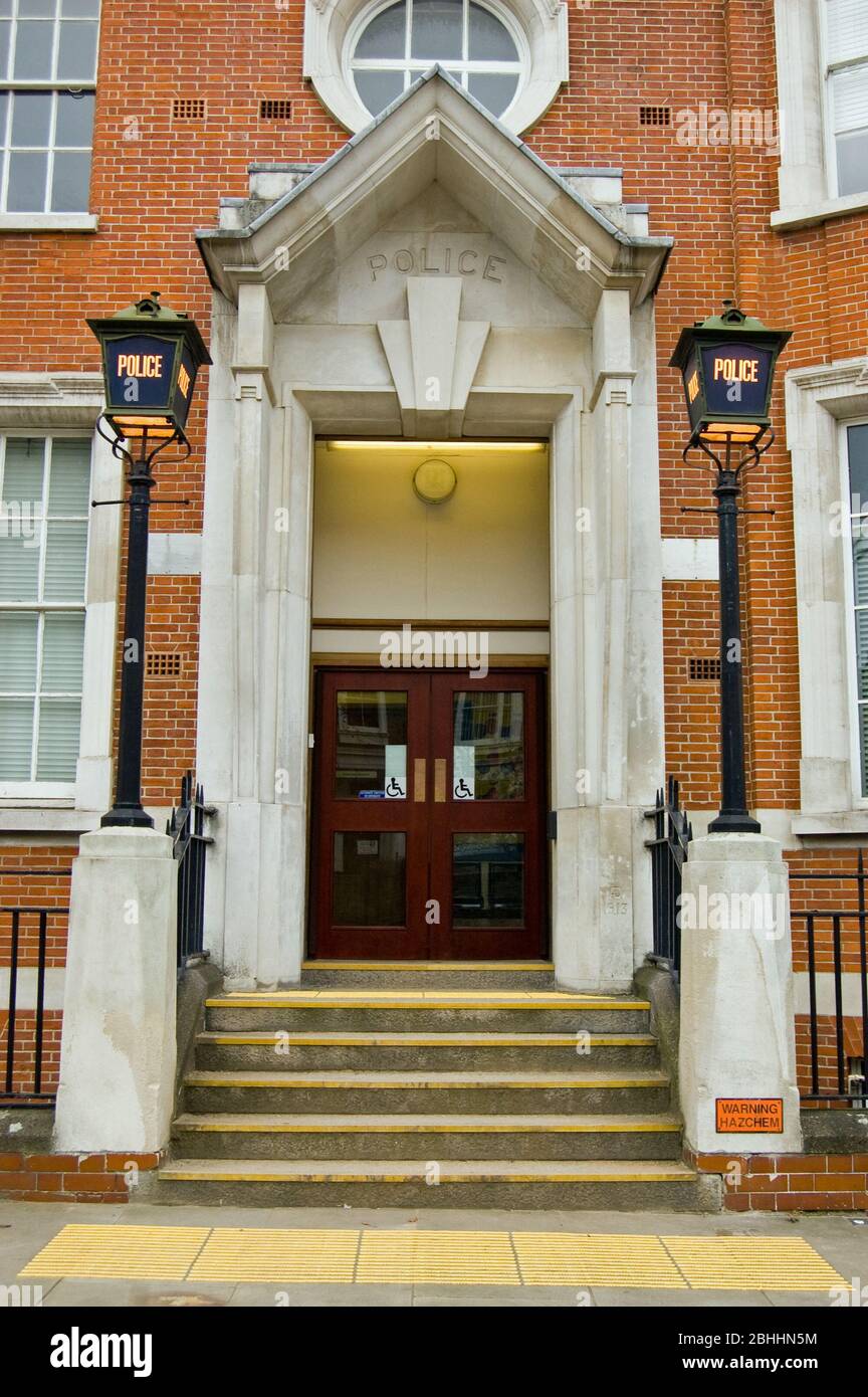 Police station entrance hi-res stock photography and images - Alamy