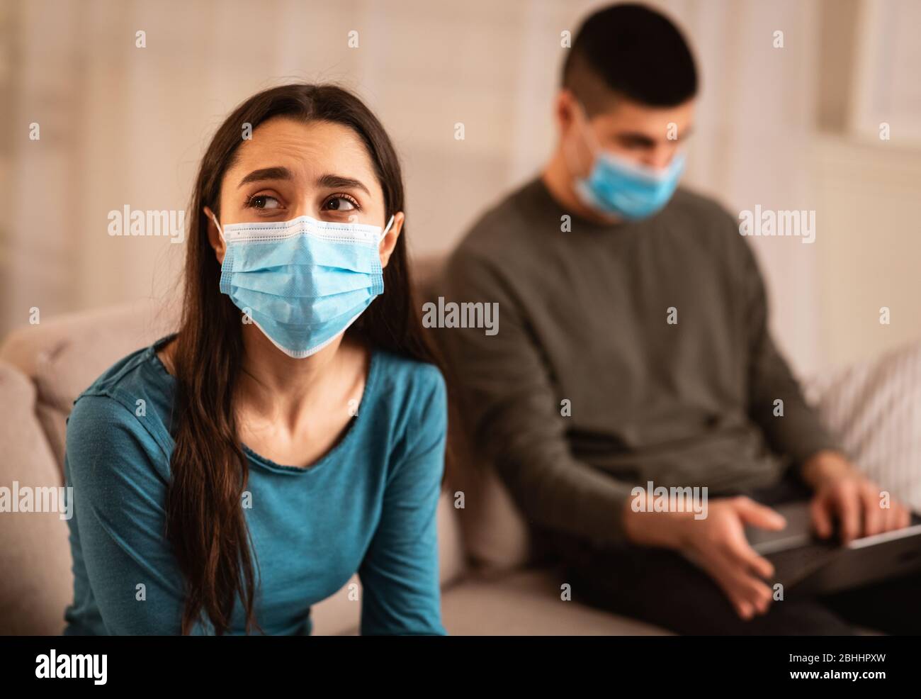 Man ignore woman laptop hi-res stock photography and images - Alamy