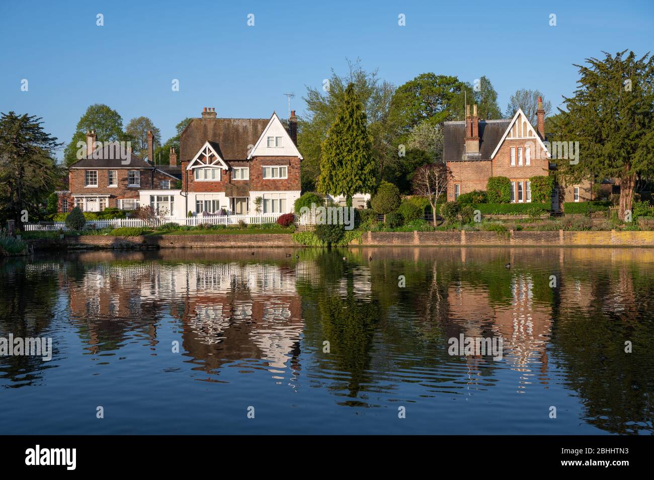 Lindfield pond uk hi-res stock photography and images - Alamy