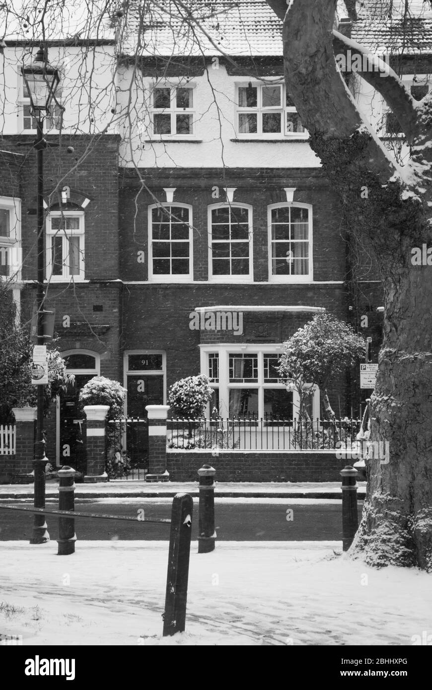 Snow Victorian House Terrace Traditional Victorian Architecture in ...