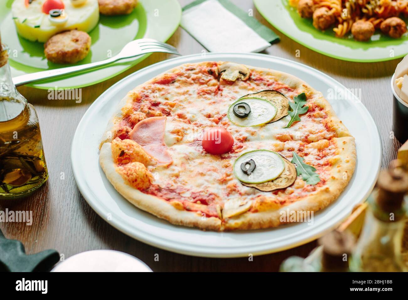 Funny face pizza for kids in a restaurant, great image for your needs ...
