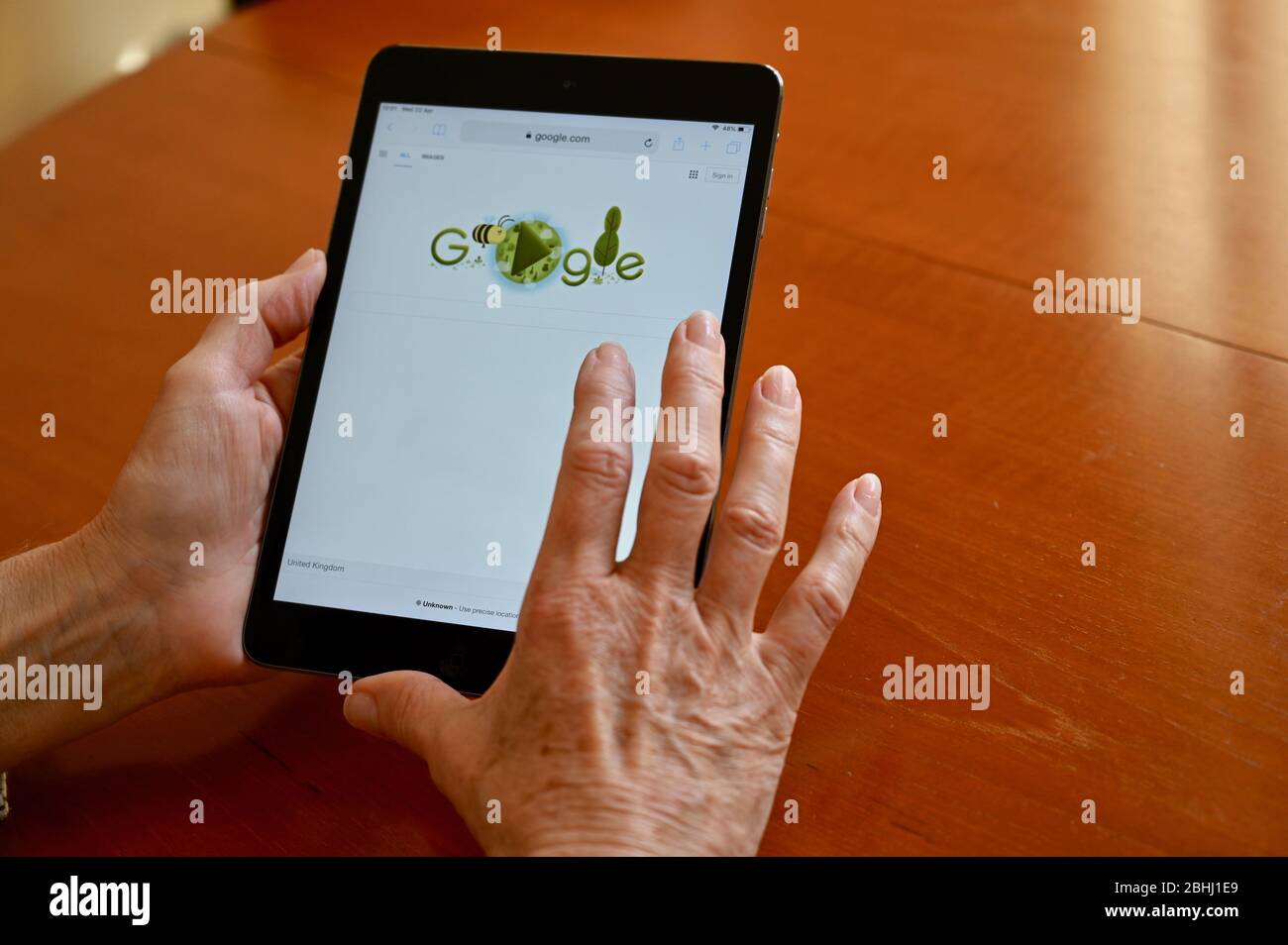 Google computer screen hi-res stock photography and images - Alamy