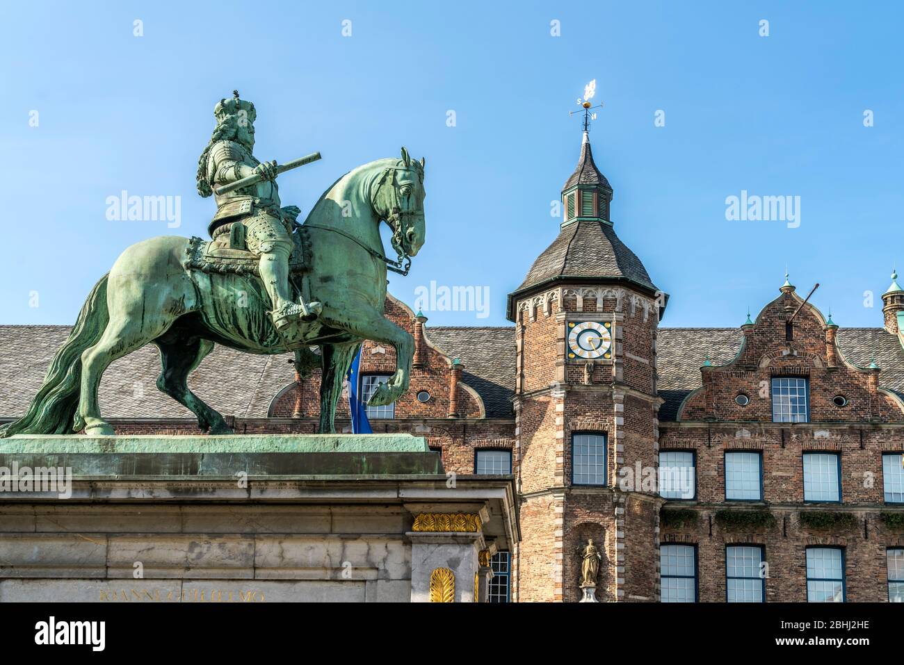 Jan wellem monument dusseldorf hi-res stock photography and images - Alamy