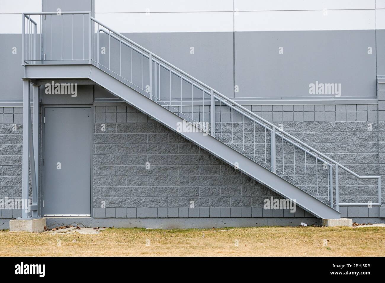 Outside staircase warehouse hi-res stock photography and images - Alamy
