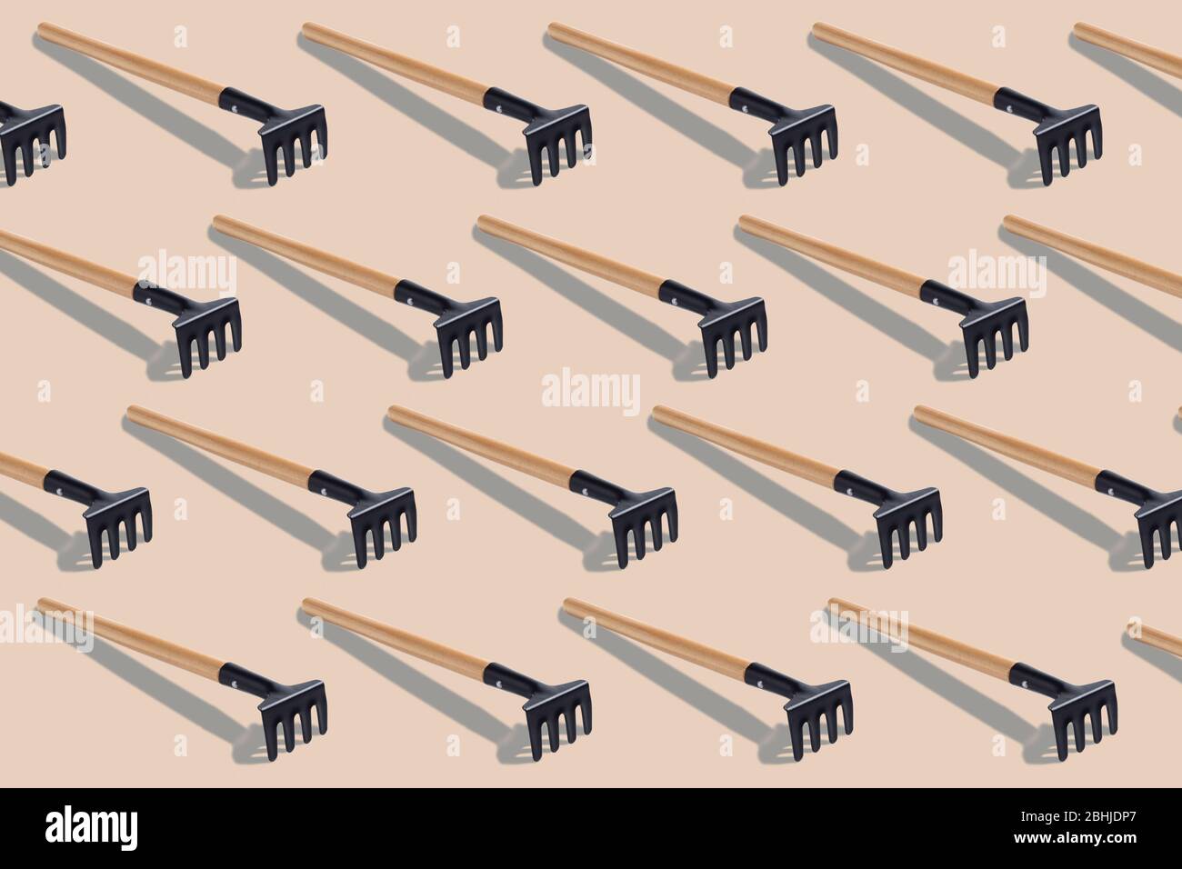 Metal rake hi-res stock photography and images - Alamy