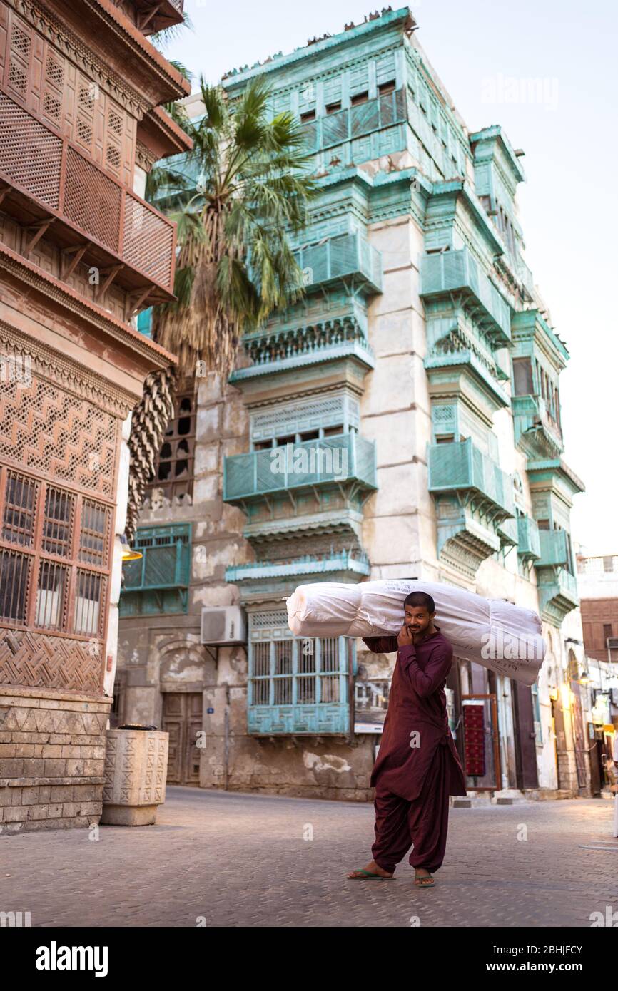 Saudi old man hi-res stock photography and images - Alamy