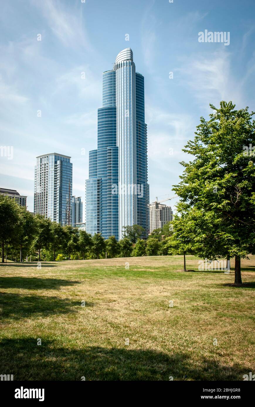 Modern skyscraper in Chicago, Illinois Stock Photo - Alamy