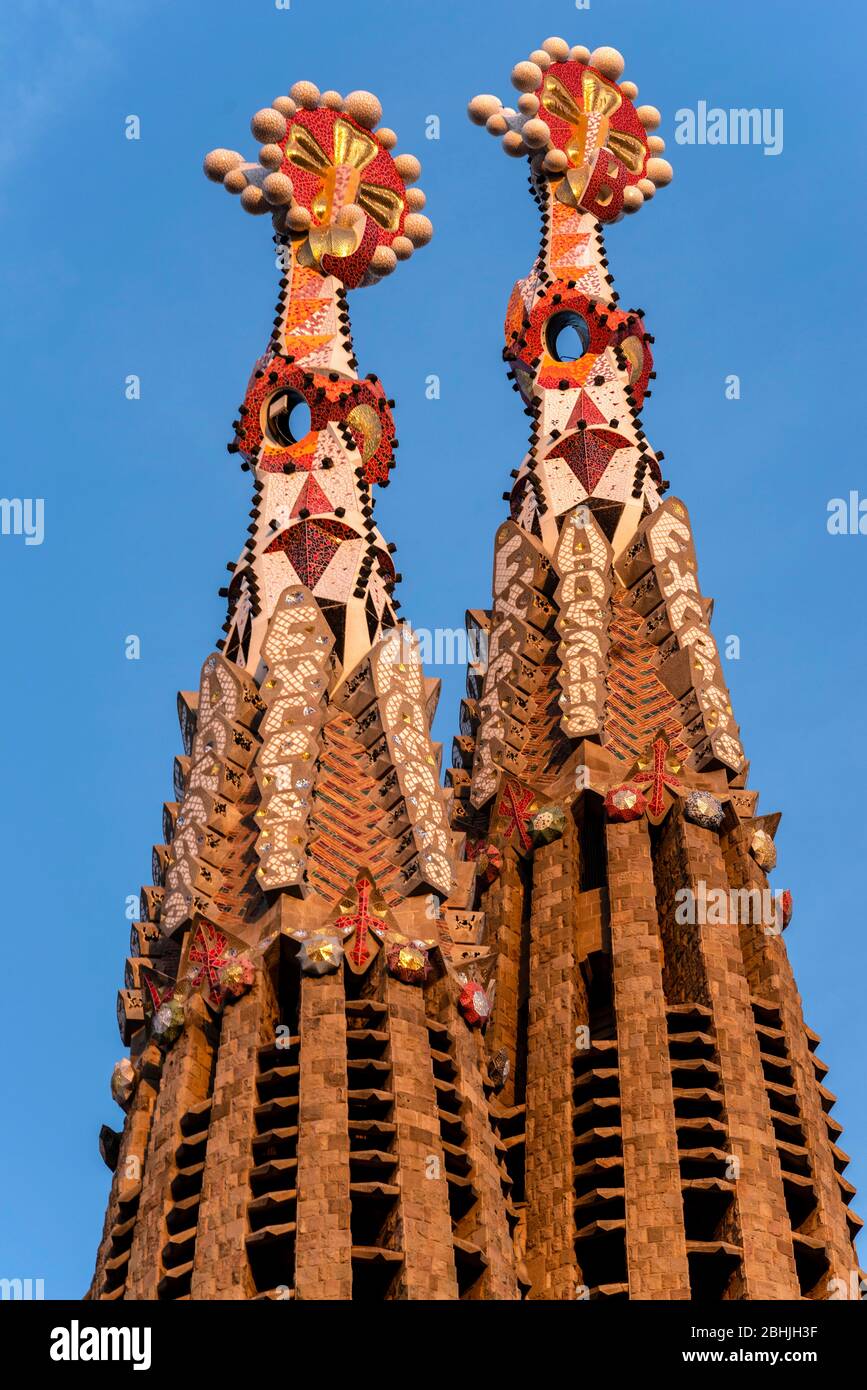 Expiatory temples hi-res stock photography and images - Alamy