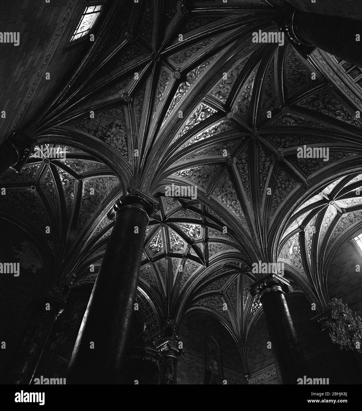 Iglesia de santa maría de la asunción Black and White Stock Photos ...