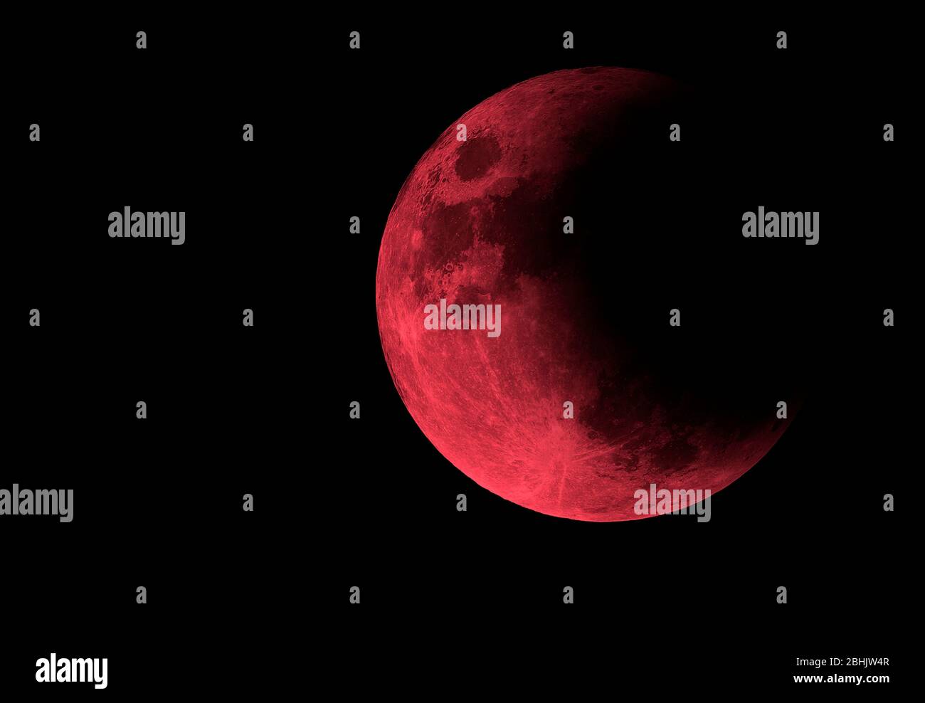 Spooky Blood Red Moonsin Engiland