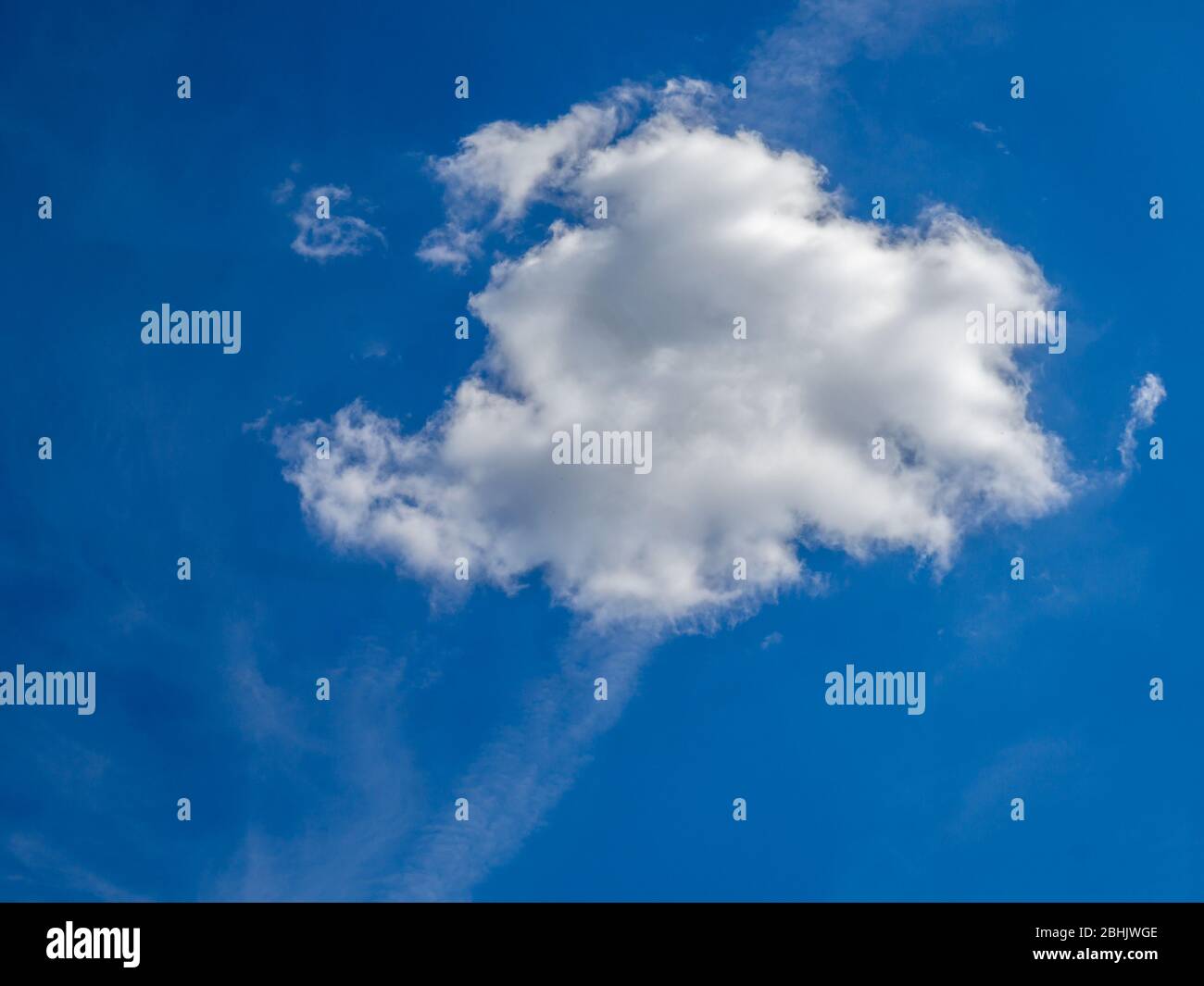 Cumulus humilis clouds background Blue Sky Stock Photo - Alamy