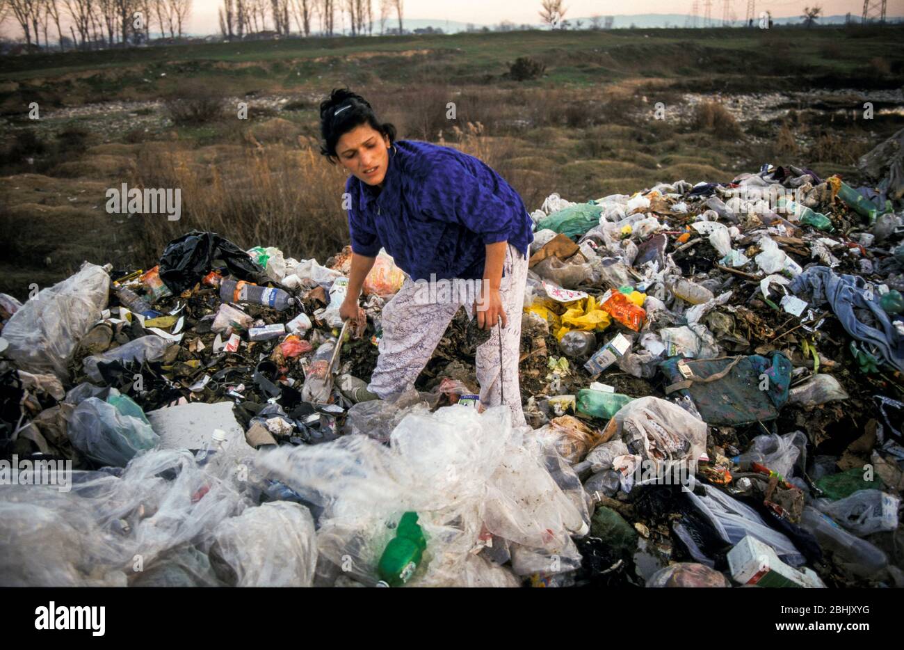 Roma woman living in squalid conditions at the Vardarishte landfill ...