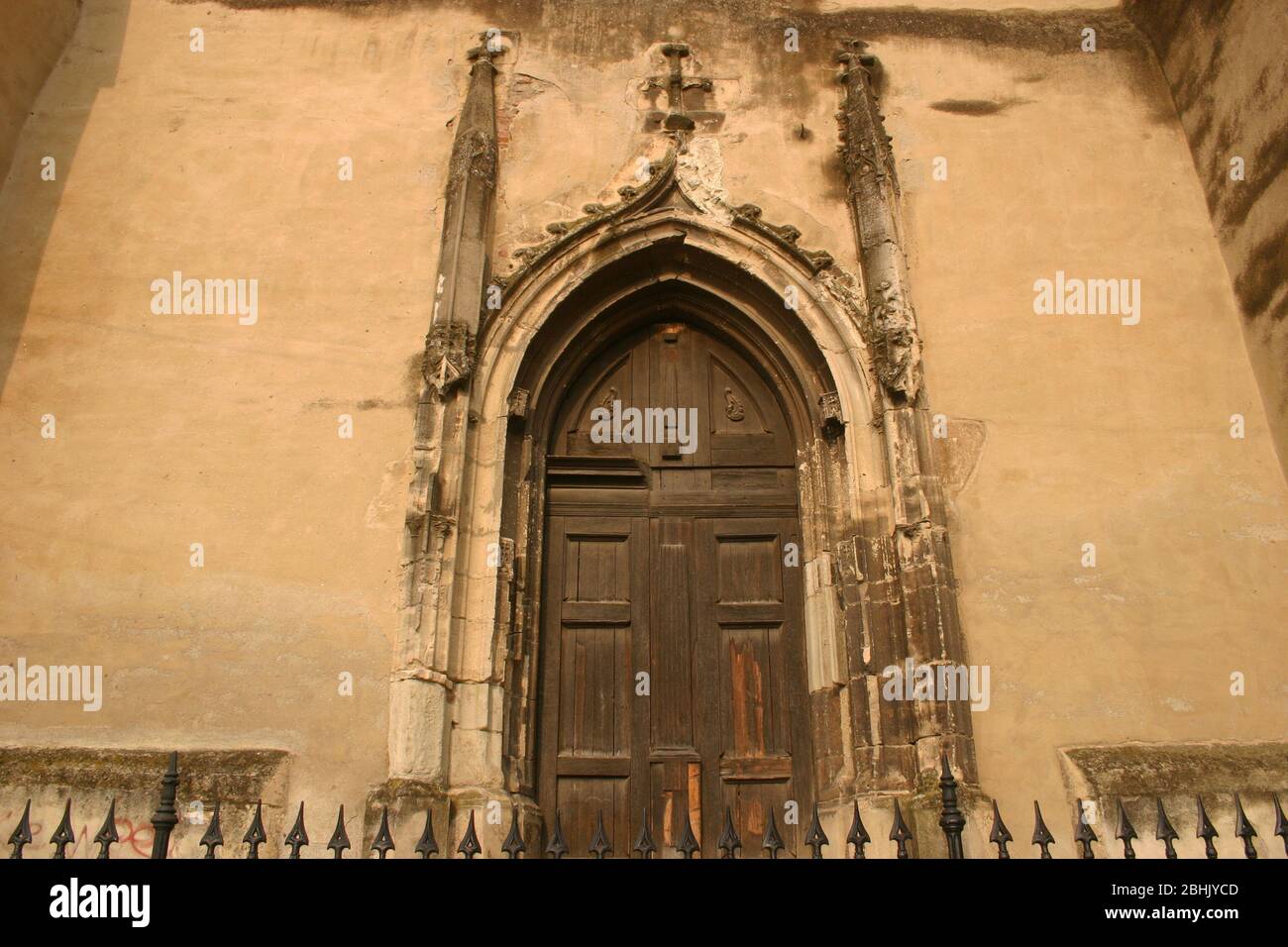 Gothic architecture 12th century hi-res stock photography and images ...