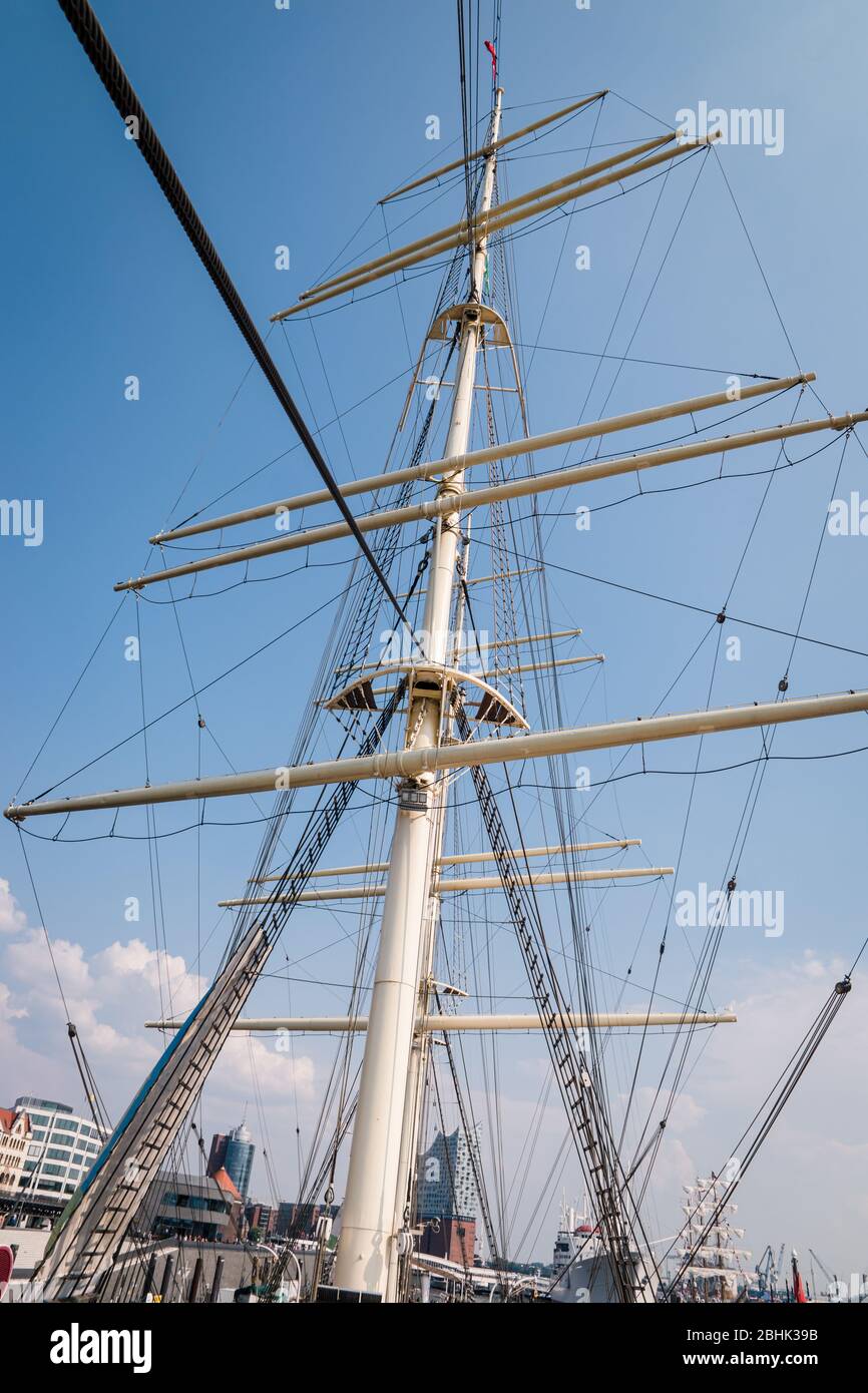 Three masted barque hi-res stock photography and images - Alamy