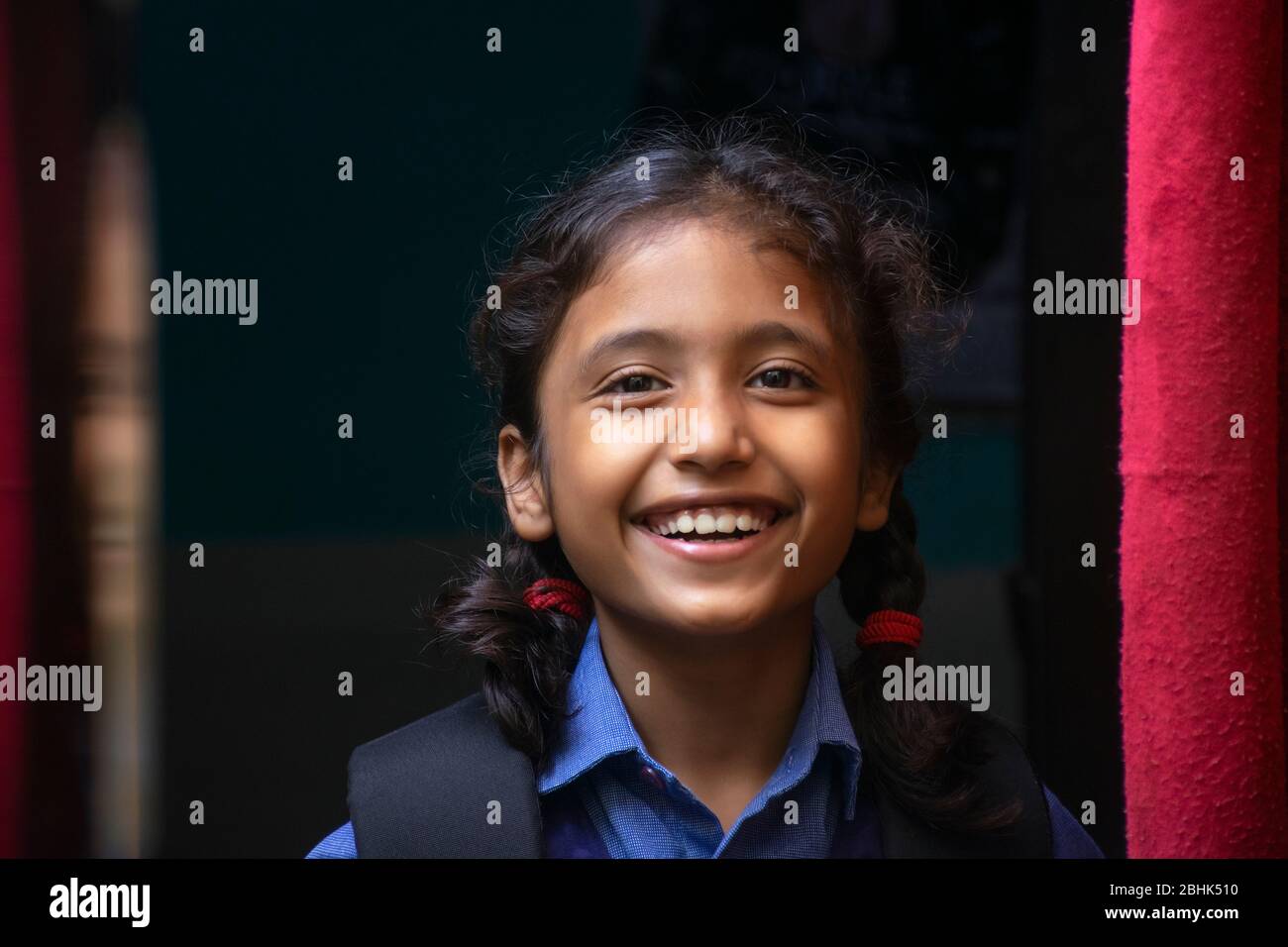 young school children smiling Stock Photo - Alamy