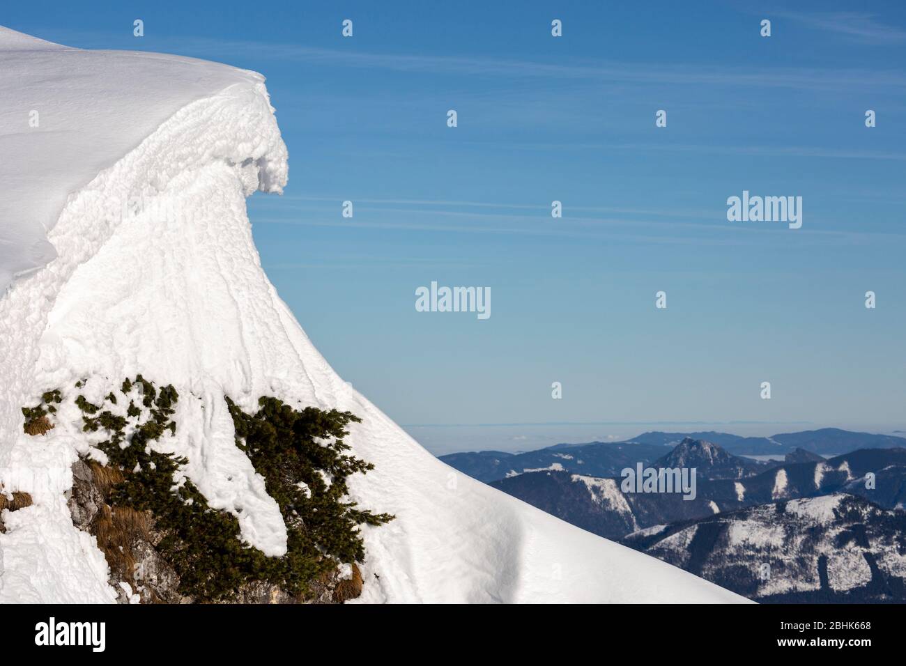 Cornice detail hi-res stock photography and images - Alamy