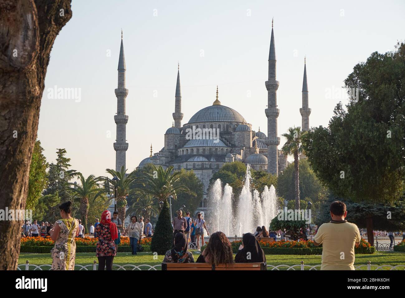 Blue mosque exterior and istanbul hi-res stock photography and images ...