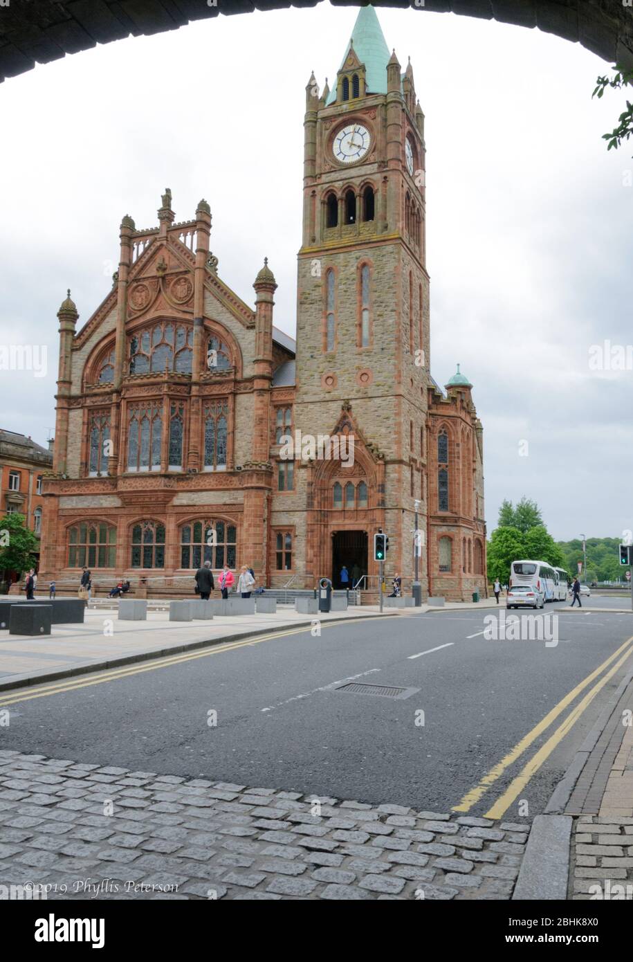 Derry town hall hi-res stock photography and images - Alamy