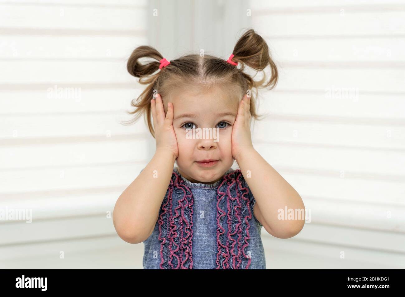 Shocked face hi-res stock photography and images - Alamy
