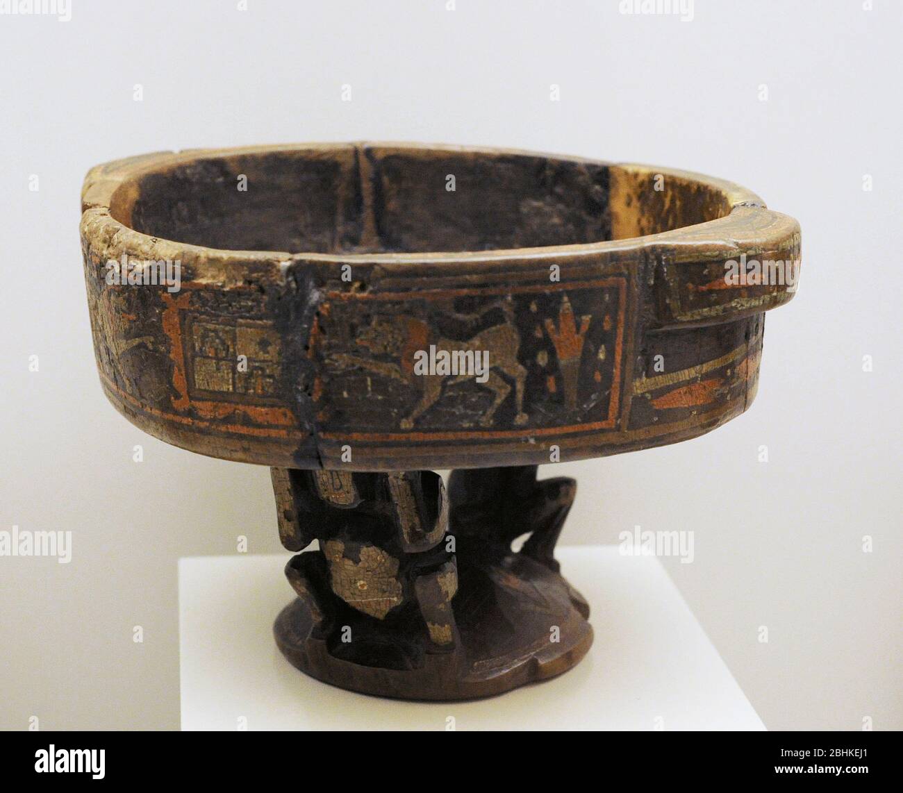 Qiru (ancient Andean drinking vessel). Colonial qiru of Inca tradition ...