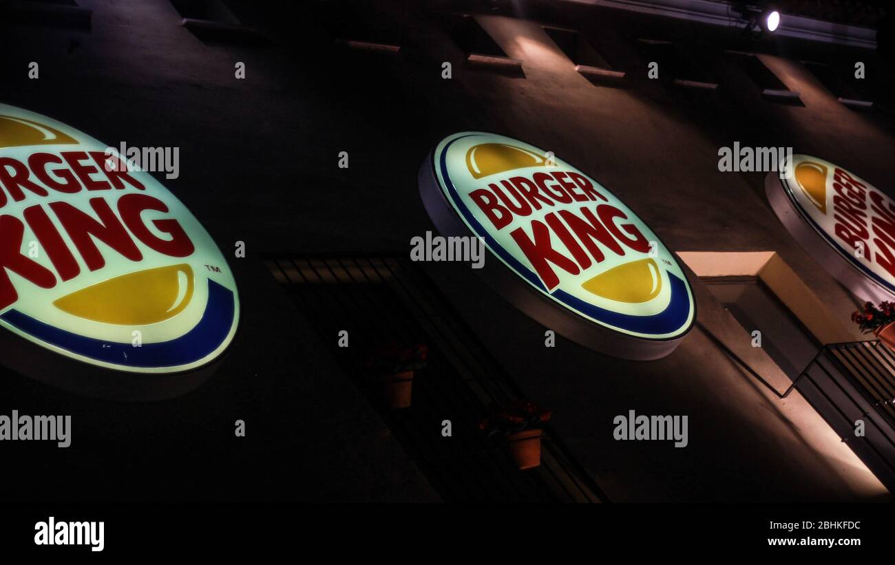 Chain fast-food restaurant Burger King- restaurante de comida rápida de ...
