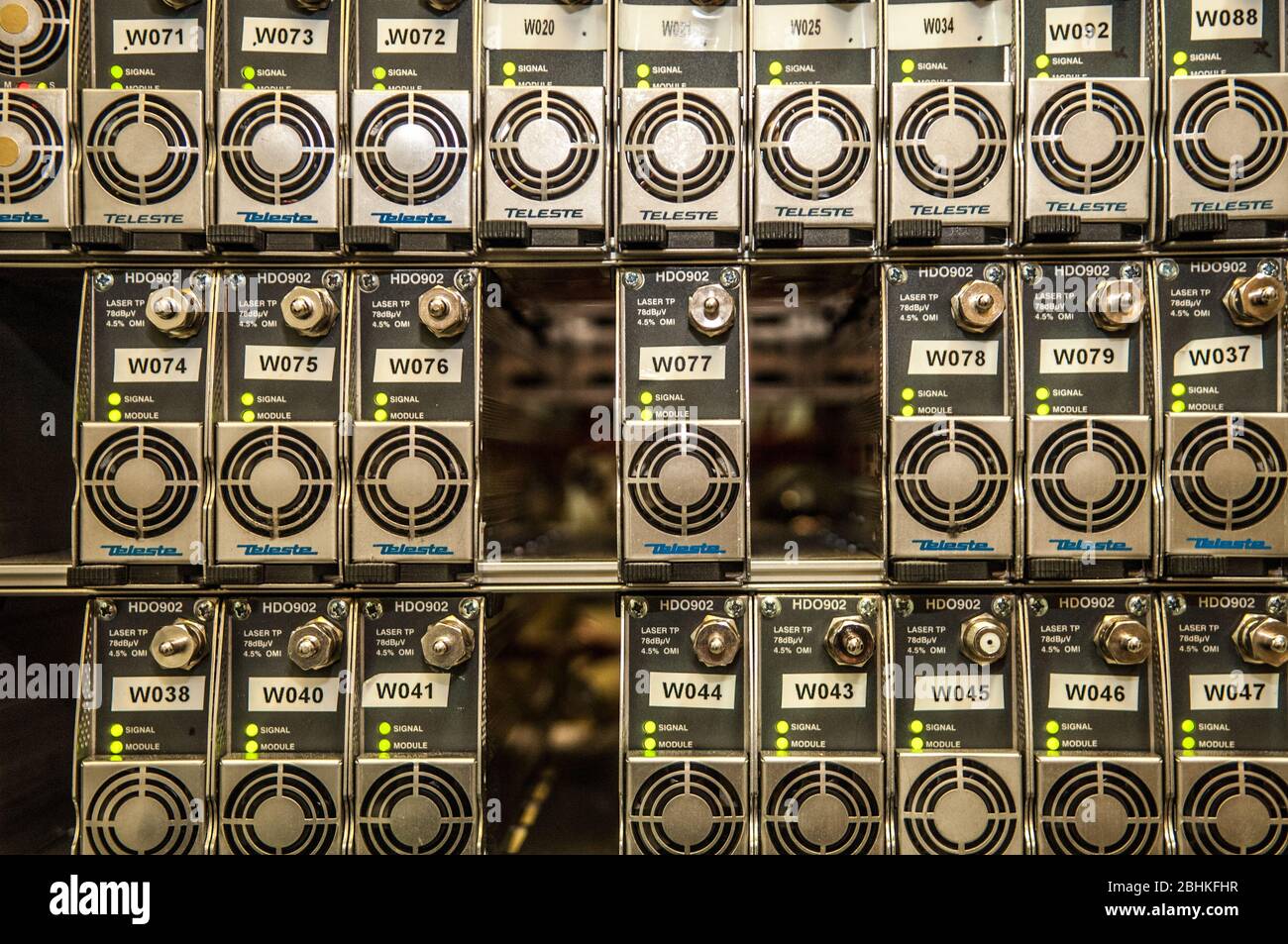 Virgin Media Engineers installing Stock Photo - Alamy