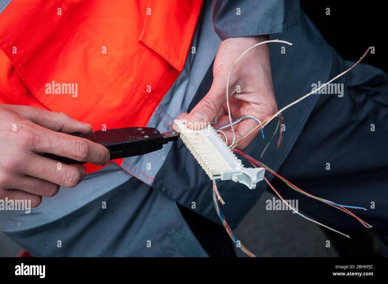 Virgin Media Engineers installing Stock Photo - Alamy
