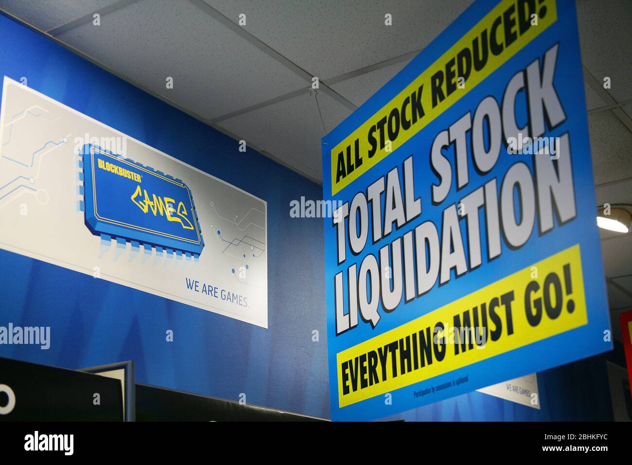 Blockbuster Closing down signs Stock Photo - Alamy