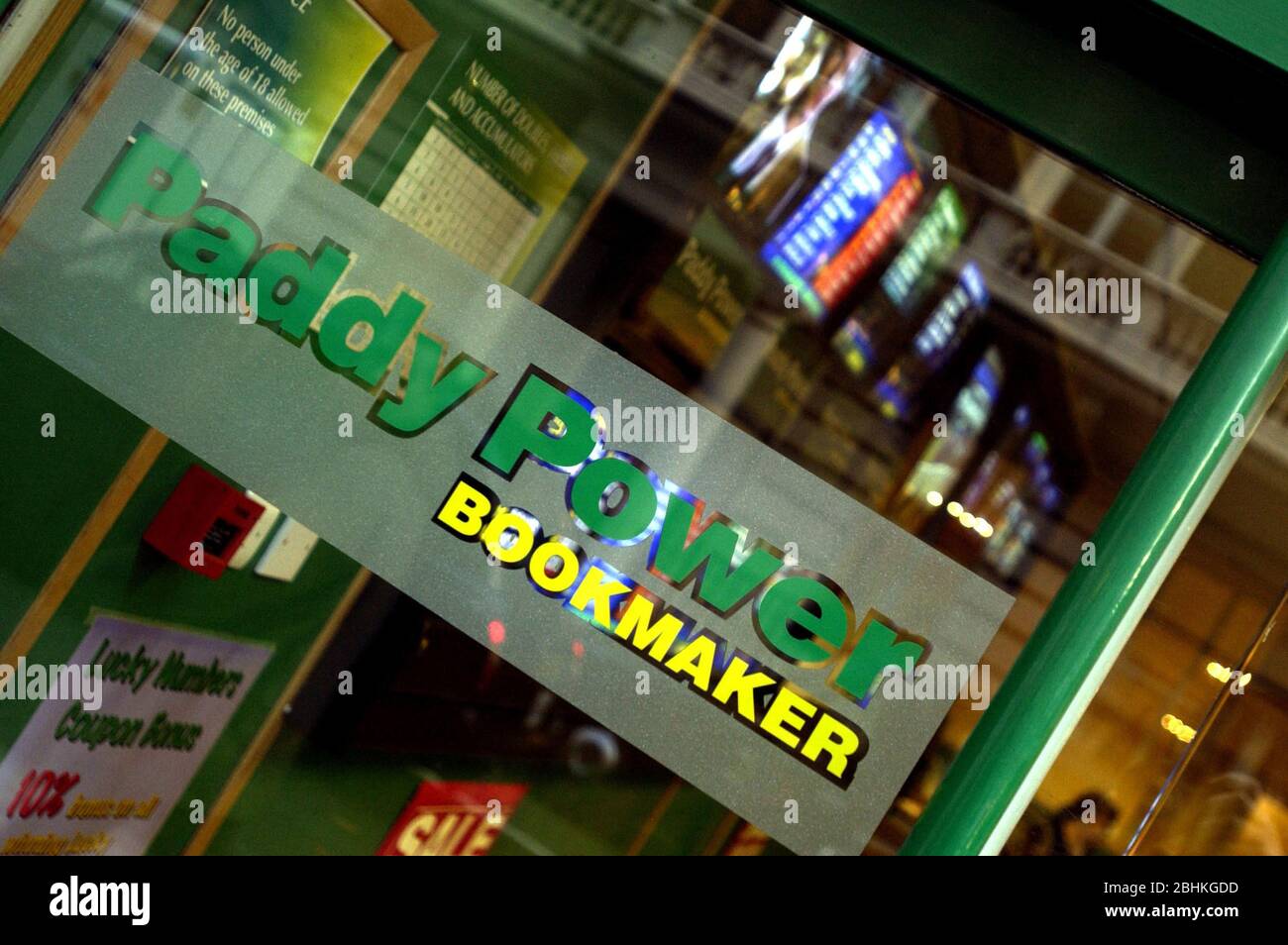 Exterior of a Paddy Power Bookmakers Stock Photo - Alamy