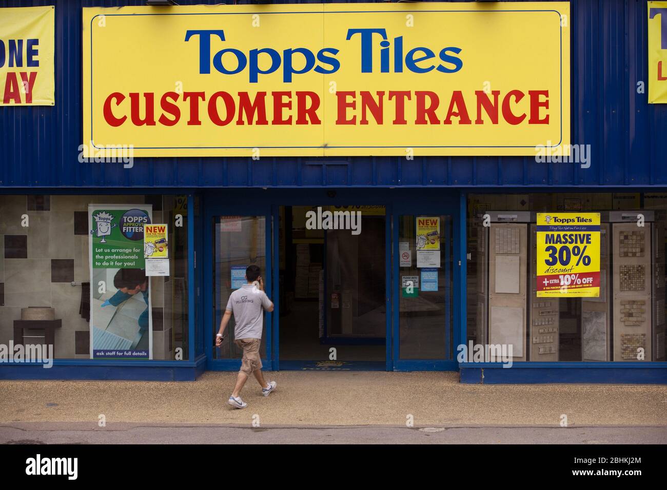 Topps tiles store hi-res stock photography and images - Alamy