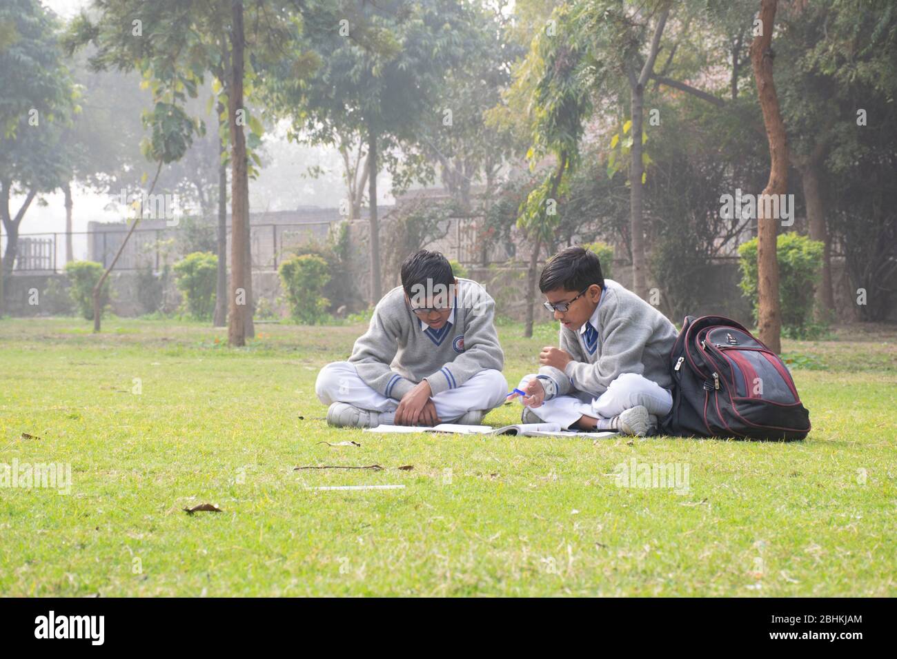 student studying outdoor Stock Photo - Alamy