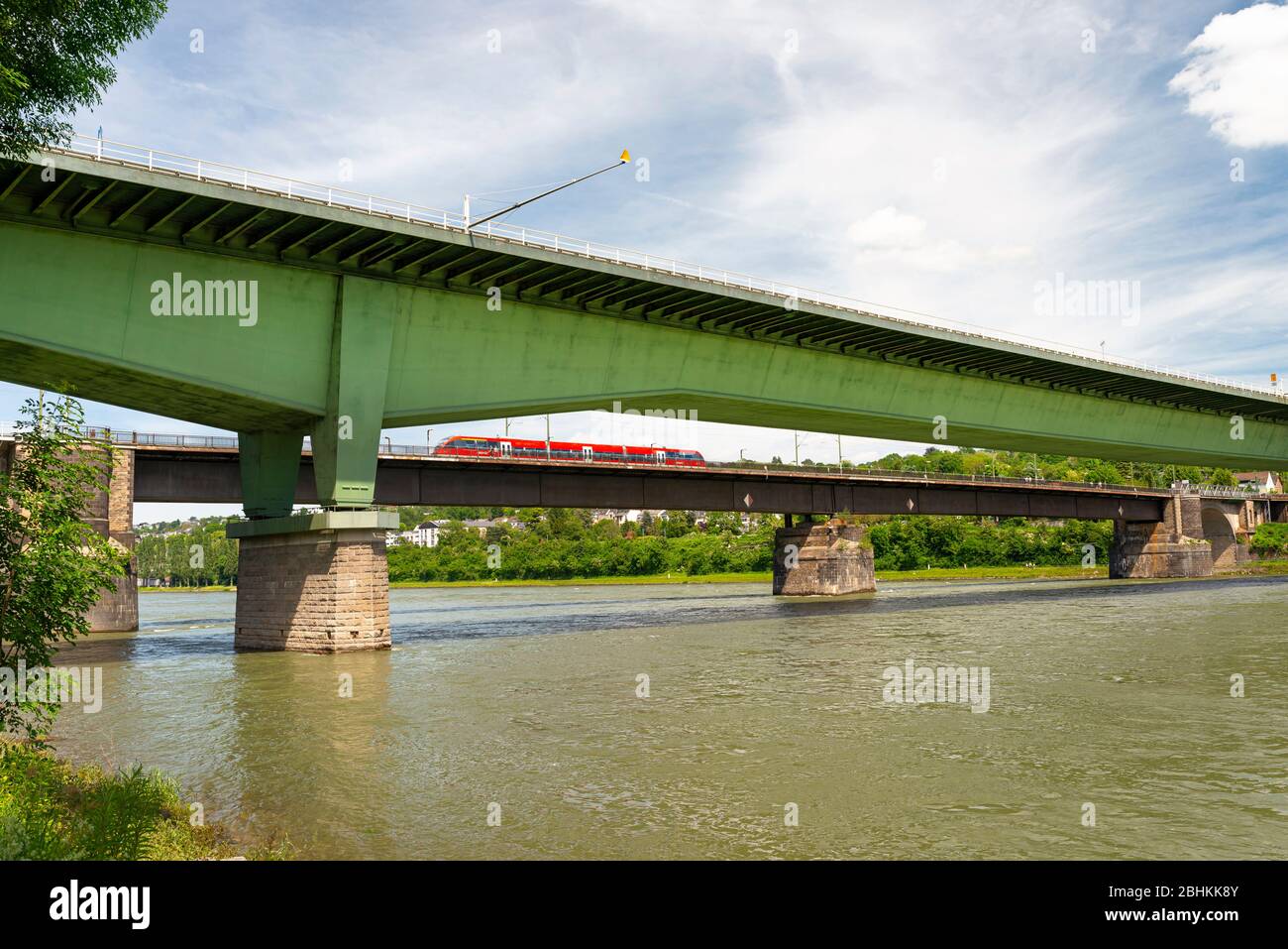 Train crossing bridge over highway hi-res stock photography and images ...