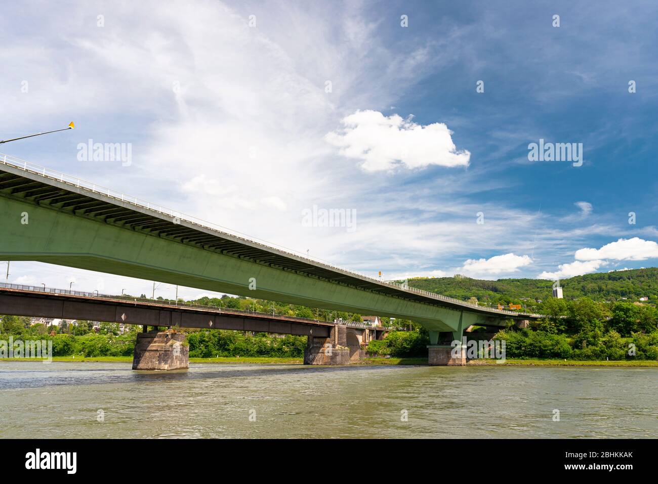 Train crossing bridge over highway hi-res stock photography and images ...